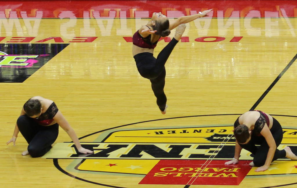 TeamSpotlight: Regina Dance Team Goes to State