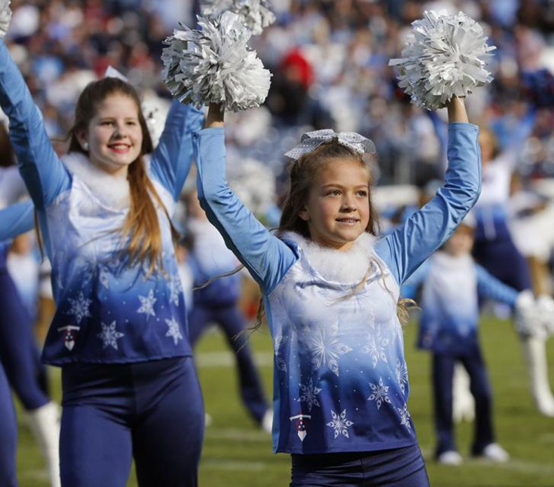 Team Spotlight: Titans Junior Cheerleaders' Frosty New Uniforms