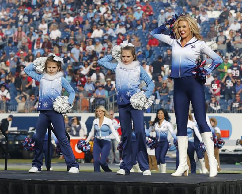 Team Spotlight: Titans Junior Cheerleaders' Frosty New Uniforms